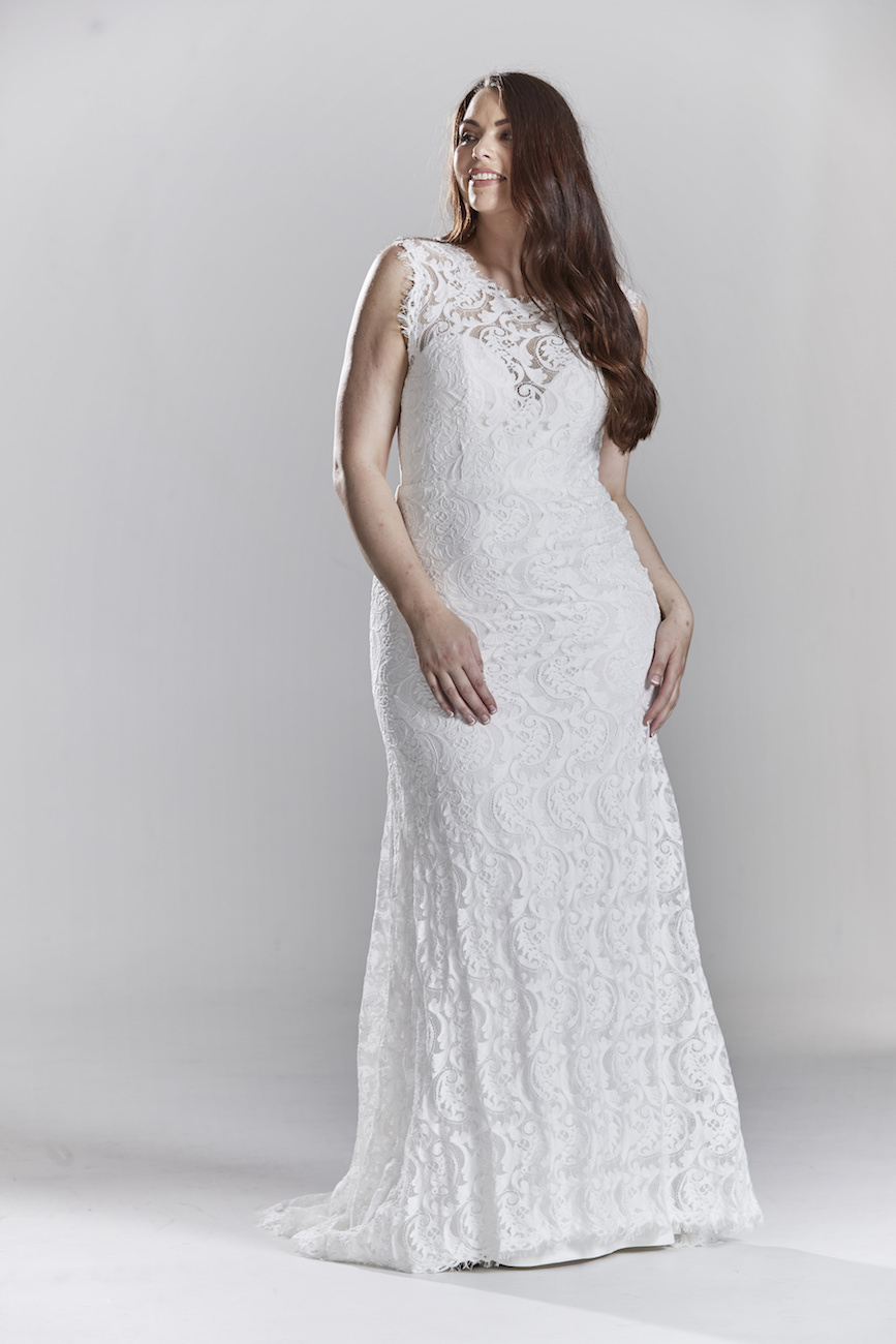 Daisy-Brides-Bluebell-Curve-wedding-dress - PaperswanBride